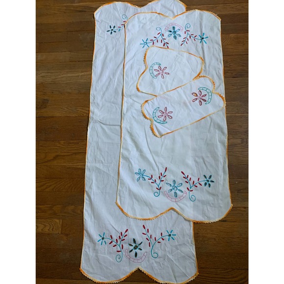 no brand | Art | Vintage Table Set Table Runner And Napkins Embroidered ...